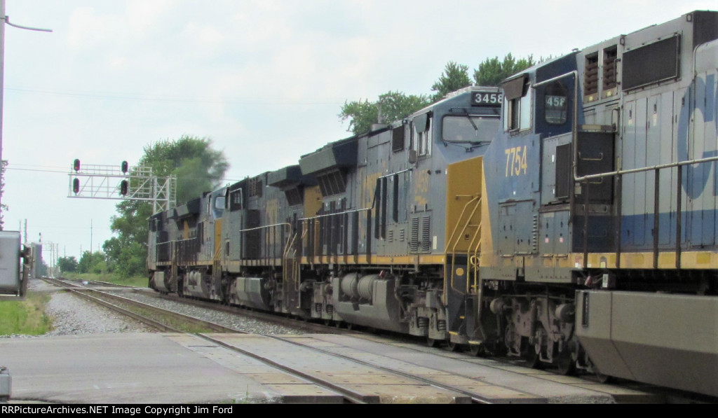 CSXT 562